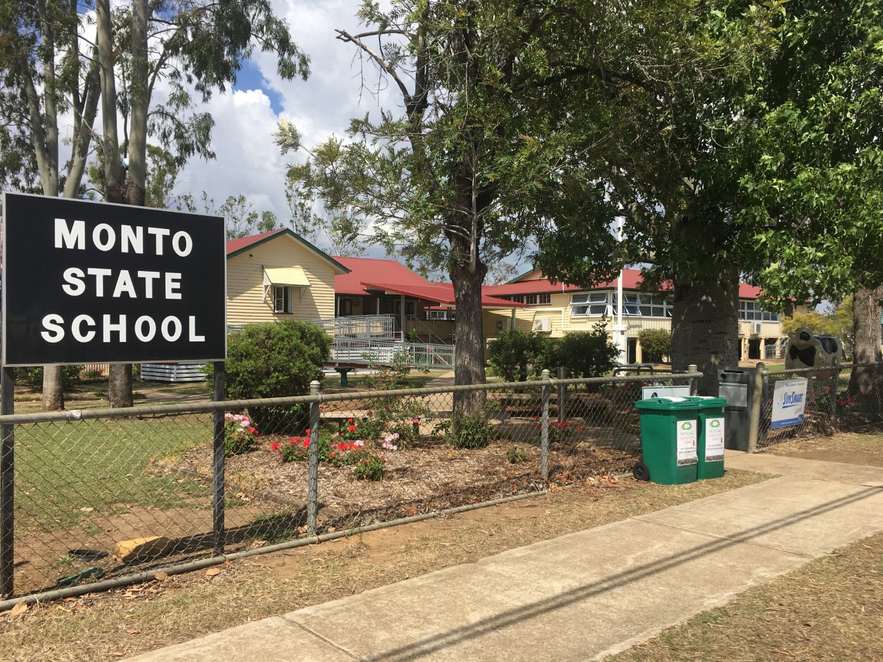 Monto State School